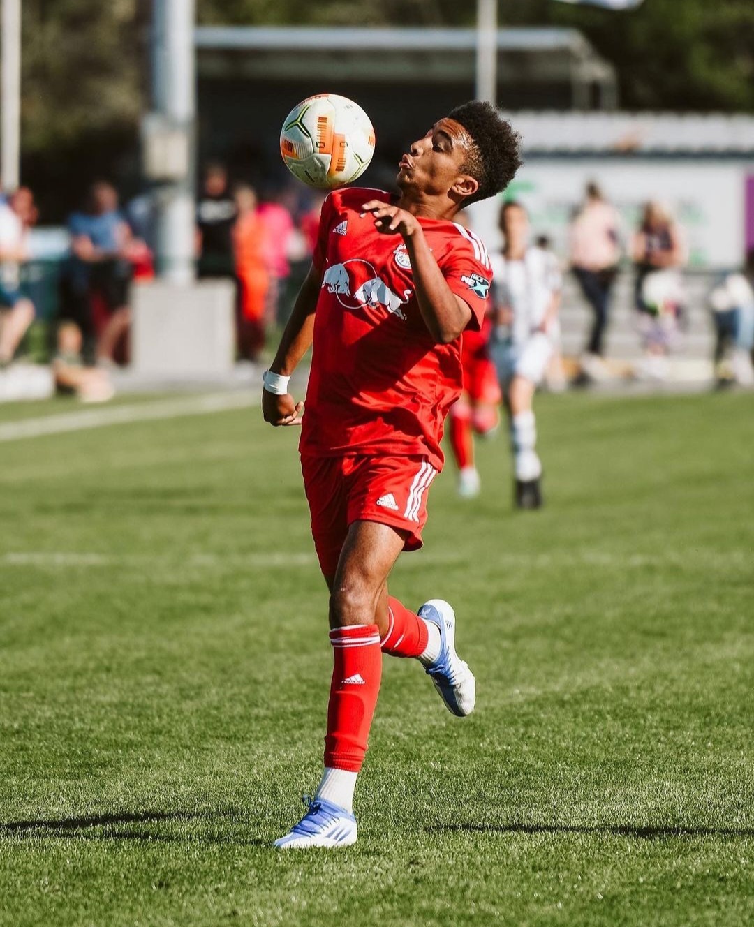 Da’vian Kimbrough becomes youngest professional US athlete ever