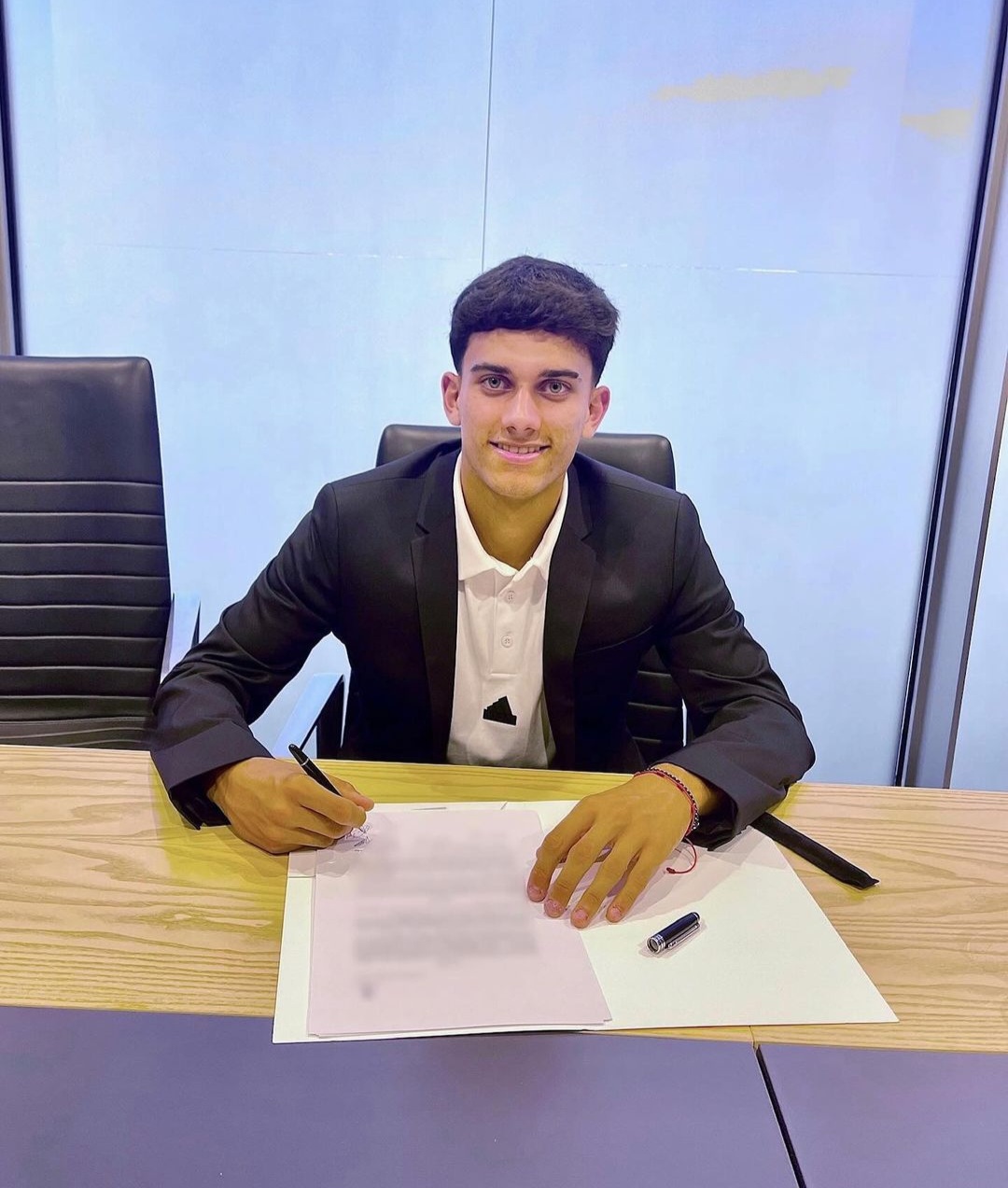 José Reyes Lopez Signs First Professional Contract at Real Madrid CF